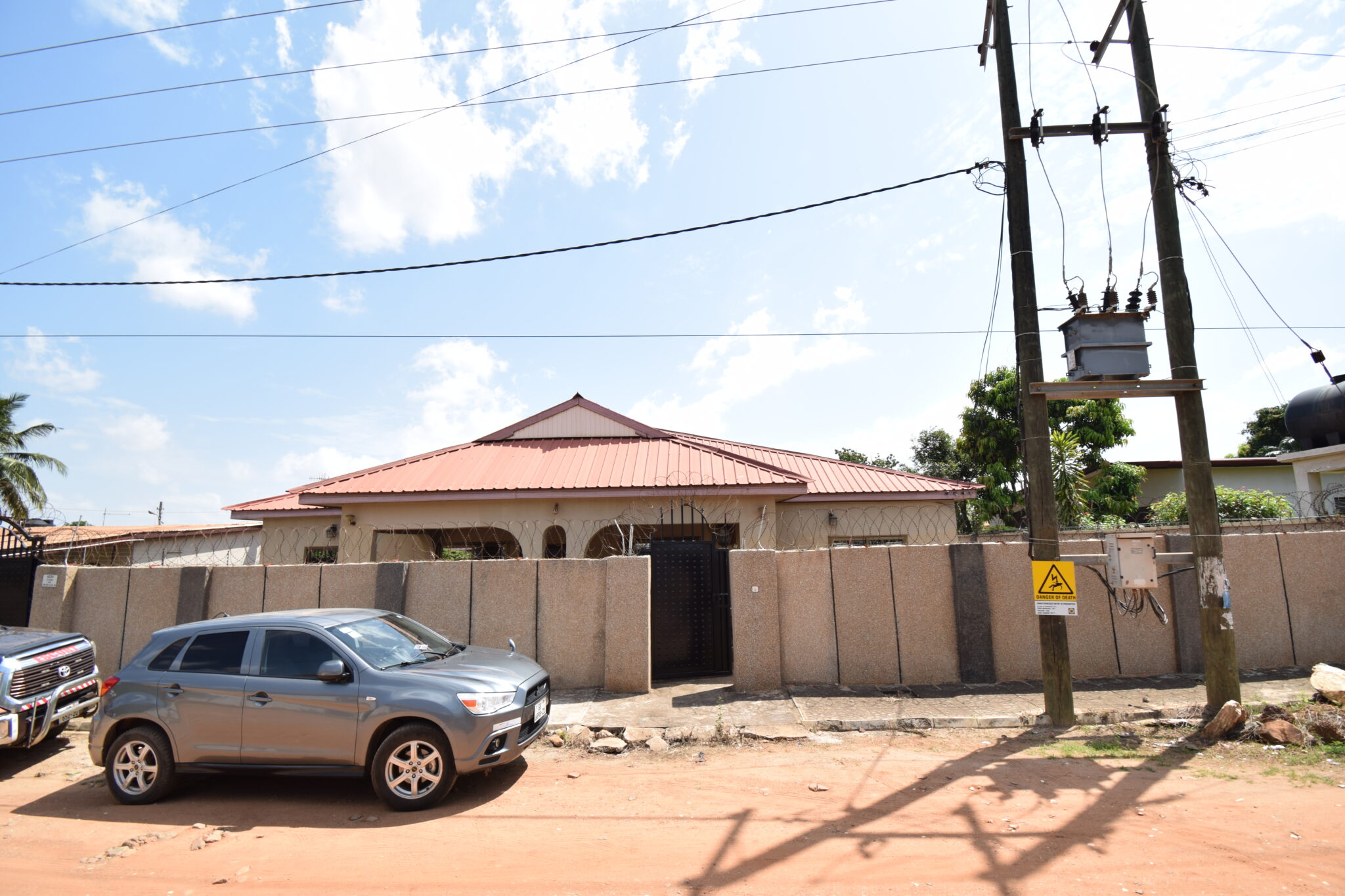 6 Bedroom 4.5 bathroom House – Adenta Housing Accra – TrevlynGH